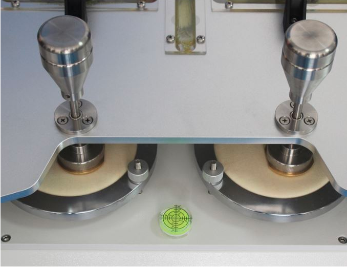 ASTM D4970の円の生地12kpaの摩損性試験の器具